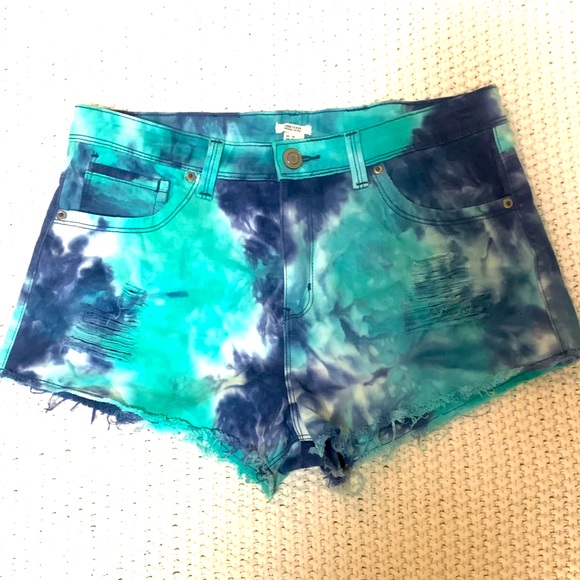 Forever 21 | Shorts | F2 Trendy Tye Dye High Rise Distressed Cut Off ...